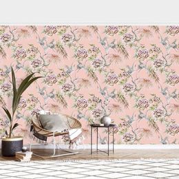 Bilderwelten Fototapete Tiere Tropisch Aquarell rosa - Aquarell V&ouml;gel mit gro&szlig;en Bl&uuml;ten vor Rosa - V&ouml;gel Wohnzimmer Schlafzimmer