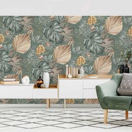 Bilderwelten Mustertapete Vliestapete Tropisch Aquarell gr&uuml;n - Gro&szlig;e Bl&auml;tter mit Rosen vor Gr&uuml;n - Pflanzen Wohnzimmer Schlafzimmer