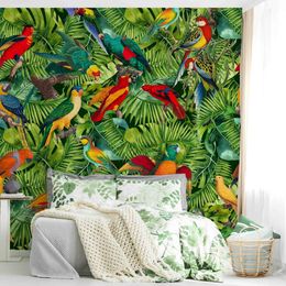 Bilderwelten Fototapete Tiere Bunte Collage - Papageien im Dschungel V&ouml;gel Palmenbl&auml;tter Bl&auml;tter Tapete Wohnzimmer Kinderzimmer Bildtapete Wandtapete nach Ma&szlig;