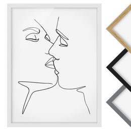 Bilderwelten Bild mit Rahmen - Hochformat Line Art Kuss Gesichter Schwarz Wei&szlig;