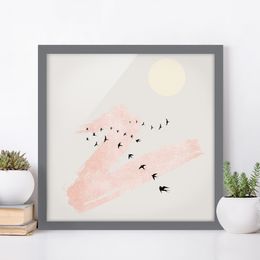 Bilderwelten Bild mit Rahmen Tiere rosa Abstrakt inkl. Rahmung - Vogelschwarm vor Rosa Himmel - Himmel Wohnzimmer Schlafzimmer