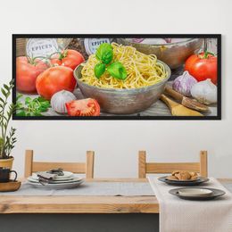 Bilderwelten Bild mit Rahmen Spagetthischale mit Basilikum