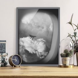 Bilderwelten Bild mit Rahmen Tiere schwarz weiss Digital Art inkl. Rahmung - Fliegender Wal in den Wolken - Flugzeug & Hubschrauber Wohnzimmer Schlafzimmer