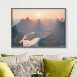 Bilderwelten Bild mit Rahmen Sonnenaufgang in Berglandschaft
