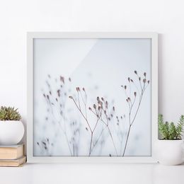 Bilderwelten Bild mit Rahmen blau Landhaus inkl. Rahmung - Zartblaue Wildblumen - Gr&auml;ser Wohnzimmer Schlafzimmer