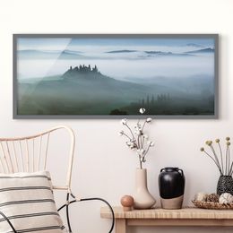 Bilderwelten Bild mit Rahmen Bauernhaus im Nebel