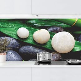 K&uuml;chenr&uuml;ckwand Gr&uuml;ner Bambus mit Zen Steinen