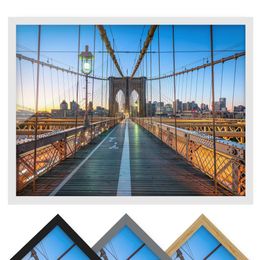 Bilderwelten Bild mit Rahmen Stadt orange Motiv inkl. Rahmung - Morgenblick von der Brooklyn Bridge - Architektur Wohnzimmer Schlafzimmer