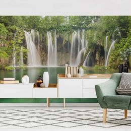 Bilderwelten Fototapete Natur Motiv Wandtapete gr&uuml;n - Wasserfall Plitvicer Seen - B&auml;ume Wohnzimmer Schlafzimmer