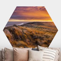 Bilderwelten Hexagon Fototapete Sonnenaufgang am Strand auf Sylt