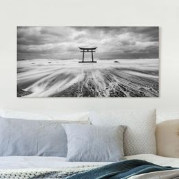 Bilderwelten Leinwandbild Japanisches Torii im Meer
