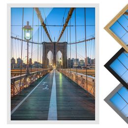 Bilderwelten Bild mit Rahmen Stadt orange Motiv inkl. Rahmung - Morgenblick von der Brooklyn Bridge - Architektur Wohnzimmer Schlafzimmer