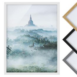 Bilderwelten Bild mit Rahmen Wald gr&uuml;n Motiv inkl. Rahmung - Morgennebel &uuml;ber dem Dschungel von Bagan - Asia Wohnzimmer Schlafzimmer
