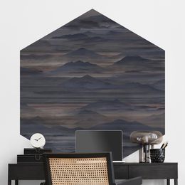 Bilderwelten Hexagon Tapete Natur modern Aquarell violett - Berge im Nebel Violett - Berg Wohnzimmer Schlafzimmer