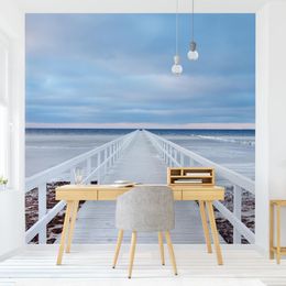 Bilderwelten Fototapete Strand Motiv 3D-Effekt blau - Br&uuml;cke in Schweden - Landschaft Wohnzimmer Schlafzimmer
