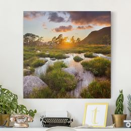 Bilderwelten Leinwandbild Natur Motiv Kunstdruck gr&uuml;n - Tverrdalsbekken in Norwegen - Landschaft XXL Wohnzimmer Schlafzimmer