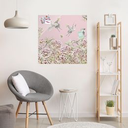 Bilderwelten Glasbild Tiere Illustration pastell Aquarell - Aquarell St&ouml;rche im Flug mit Rosen auf Rosa - Rose Wohnzimmer Schlafzimmer