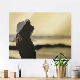 Bilderwelten Glasbild Strand Motiv schwarz weiss Glas Wandbild - Stretching am Strand - Landschaft Wohnzimmer Schlafzimmer