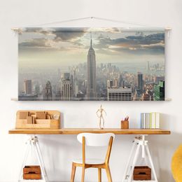 Bilderwelten Wandteppich Natur beige Motiv Stoffbild - Sonnenaufgang in New York - Architektur Jugendzimmer