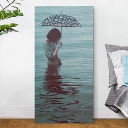 Bilderwelten Leinwandbild - Hochformat Spaziergang im Wasser