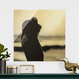 Bilderwelten Glasbild Strand Motiv schwarz weiss Glas Wandbild - Stretching am Strand - Landschaft Wohnzimmer Schlafzimmer