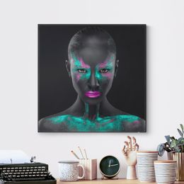 Wechselbild Portr&auml;t mit Neonfarben bemalt