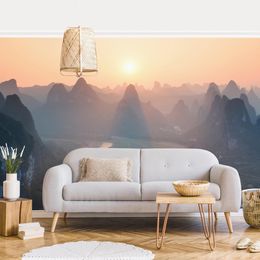 Bilderwelten Fototapete Natur Motiv Wandtapete gelb - Sonnenaufgang in Berglandschaft - Berg Wohnzimmer Schlafzimmer
