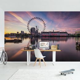 Bilderwelten Fototapete Stadt Motiv Wandtapete pink - London Eye bei Sonnenaufgang - Architektur Wohnzimmer Schlafzimmer