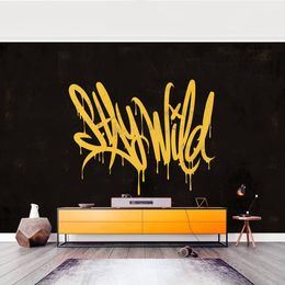 Bilderwelten Fototapete Spr&uuml;che Shabby Graffiti gelb - Graffiti Art Stay Wild - Spr&uuml;che Jugendzimmer