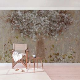 Bilderwelten Fototapete Wald modern Wandtapete braun - Vertr&auml;umter Baum auf Wiese - B&auml;ume Wohnzimmer Schlafzimmer
