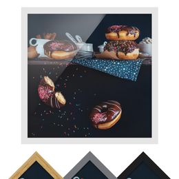 Bilderwelten Bild mit Rahmen - Quadrat Donuts vom K&uuml;chenregal
