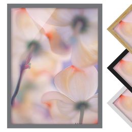 Bilderwelten Bild mit Rahmen - Hochformat Unter Bl&uuml;ten