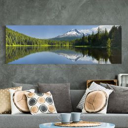 Bilderwelten Leinwandbild - Panorama Vulkan mit Wasserspiegelung