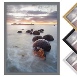 Bilderwelten Bild mit Rahmen - Hochformat Moeraki Neuseeland