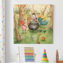 Bilderwelten Leinwandbild - Quadrat Frida die kleine Waldhexe - Frida beim Hexentreffen