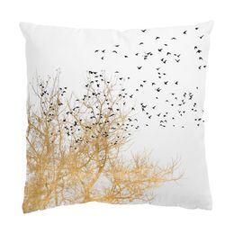Bilderwelten Dekokissen Kissenbezug gold Wald modern - Vogelschwarm vor goldenem Baum - B&auml;ume Sofakissen Bezug & F&uuml;llung in 40x40 50x50 60x60