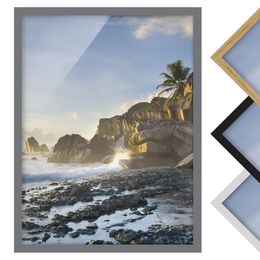 Bilderwelten Bild mit Rahmen - Hochformat Sonnenuntergang im Inselparadies