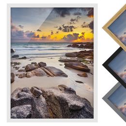 Bilderwelten Bild mit Rahmen - Hochformat Strand Sonnenaufgang in Thailand
