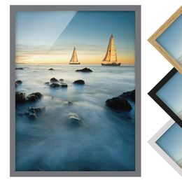 Bilderwelten Bild mit Rahmen - Hochformat Segelschiffe im Ozean