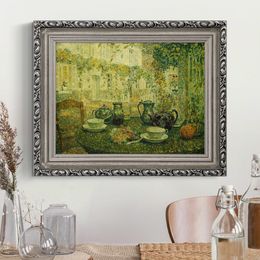 Bilderwelten Bild mit Barockrahmen Antik Kulinarisch modern Barock gr&uuml;n - Henri Le Sidaner - Kaffeegeschirr auf einem Steintisch - edle Optik Wohnzimmer