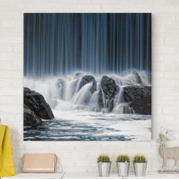 Bilderwelten Leinwandbild Natur Motiv Kunstdruck blau - Wasserfall in Finnland - Landschaft XXL Wohnzimmer Schlafzimmer