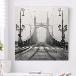 Bilderwelten Leinwandbild - Quadrat Br&uuml;cke in Budapest