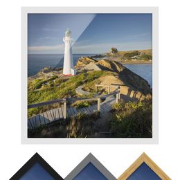 Bilderwelten Bild mit Rahmen Strand blau Motiv inkl. Rahmung - Castle Point Leuchtturm Neuseeland - Leuchtturm Wohnzimmer Schlafzimmer