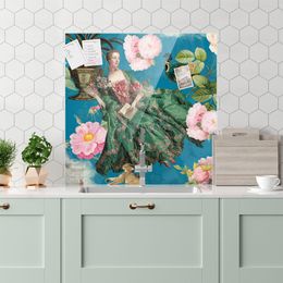 Bilderwelten Glas Spritzschutz modern blau Blumen - Pomp&ouml;se Kleider im Rosengarten auf Blau - Deko K&uuml;chenr&uuml;ckwand aus Glas