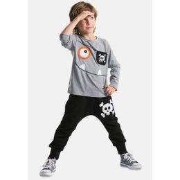 DENOKIDS Jungen Hausanzug "Happy Pirate", Gr. 98, grau, 65% Baumwolle;35% Polyester, bedruckt, Basic, Homewear-Sets, mit Piratengesicht-Applikation