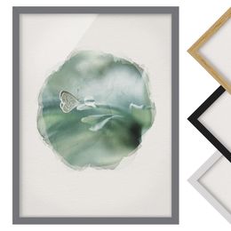 Bilderwelten Bild mit Rahmen - Hochformat Wasserfarben - Schmetterling und Tautropfen in Pastellgr&uuml;n