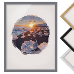Bilderwelten Bild mit Rahmen - Hochformat Wasserfarben - Eisbrocken am Strand Island