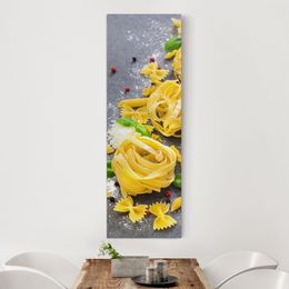 Bilderwelten Leinwandbild Pastamix mit Basilikum