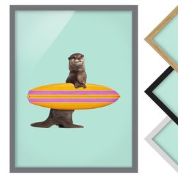 Bilderwelten Bild mit Rahmen - Hochformat Otter mit Surfbrett