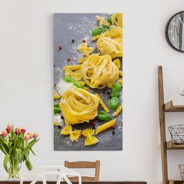 Bilderwelten Leinwandbild Pastamix mit Basilikum